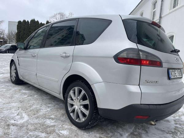 Pelēks Ford S-Max 2008 Viļņa, ar dzinēja tilpumu 1.75 L un nobraukumu 280 tūkst. km par 2250 €, foto 1 vietnē AUTOMOTO.COM.LV