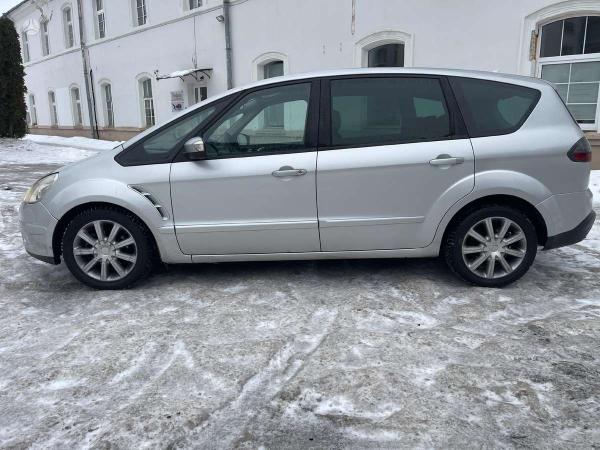 Pelēks Ford S-Max 2008 Viļņa, ar dzinēja tilpumu 1.75 L un nobraukumu 280 tūkst. km par 2250 €, foto 4 vietnē AUTOMOTO.COM.LV