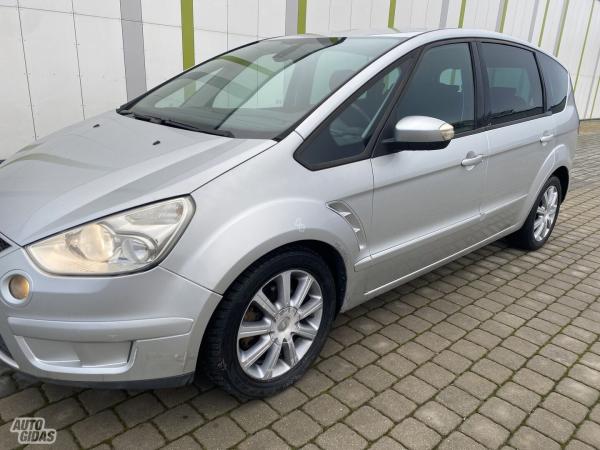 Pelēks Ford S-Max 2008 Viļņa, ar dzinēja tilpumu 1.80 L un nobraukumu 270 tūkst. km par 1950 €, foto 5 vietnē AUTOMOTO.COM.LV