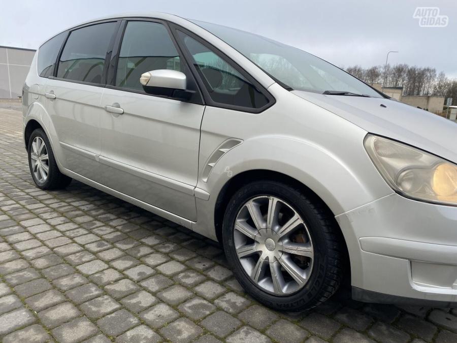 Grey Ford S-Max 2008 in Vilnius, with an engine capacity of 1.80 L and mileage of 270 thousand km for 1950 €, photo 9 on AUTOMOTO.COM.LV