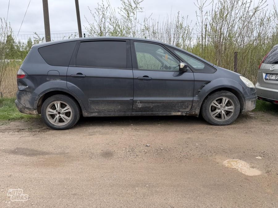 Pelēks Ford S-Max 2008 Šauļi, ar dzinēja tilpumu 1.80 L un nobraukumu 308 tūkst. km par 650 €, foto 8 vietnē AUTOMOTO.COM.LV