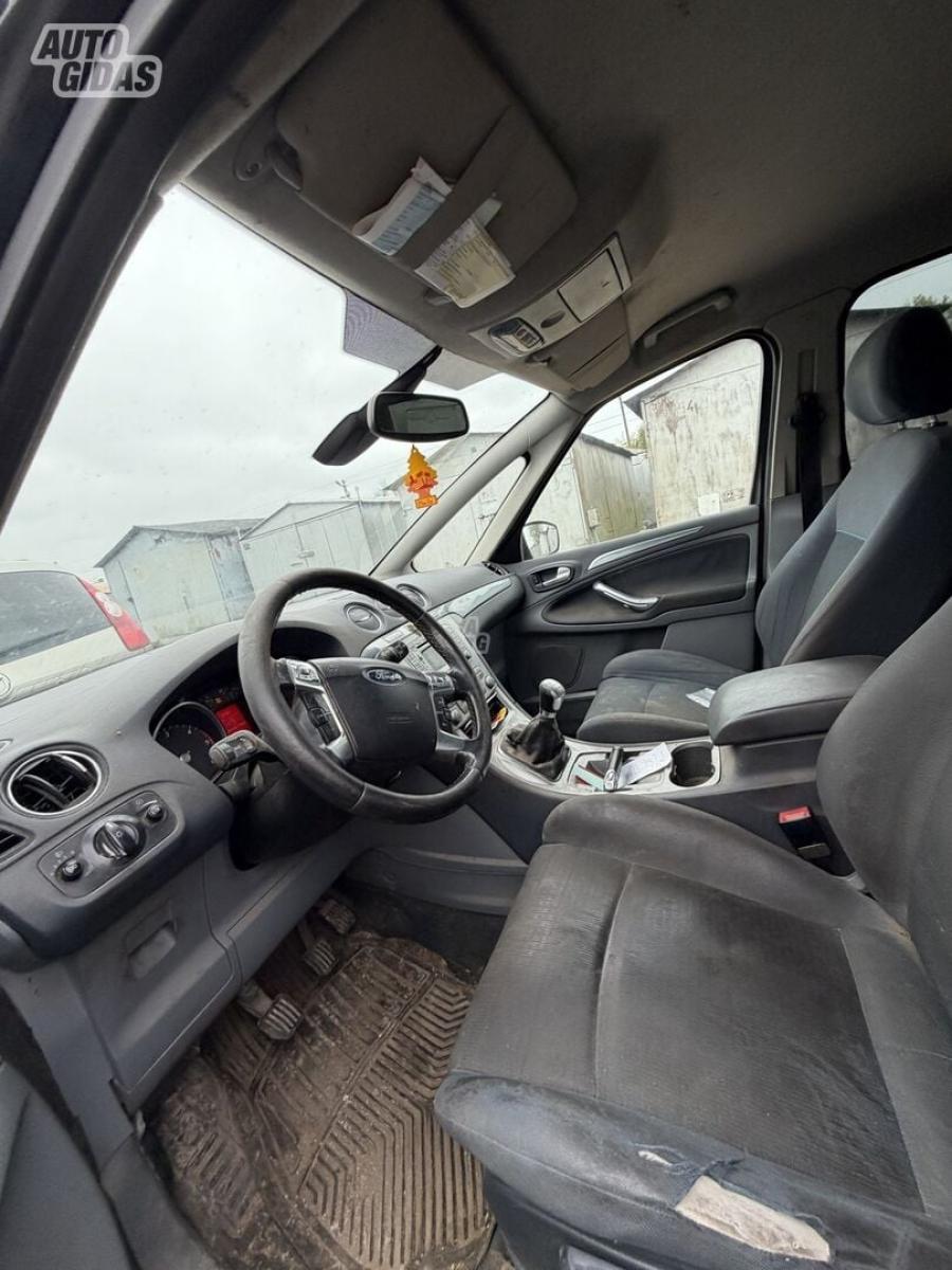 Pelēks Ford S-Max 2008 Šauļi, ar dzinēja tilpumu 1.80 L un nobraukumu 308 tūkst. km par 650 €, foto 9 vietnē AUTOMOTO.COM.LV