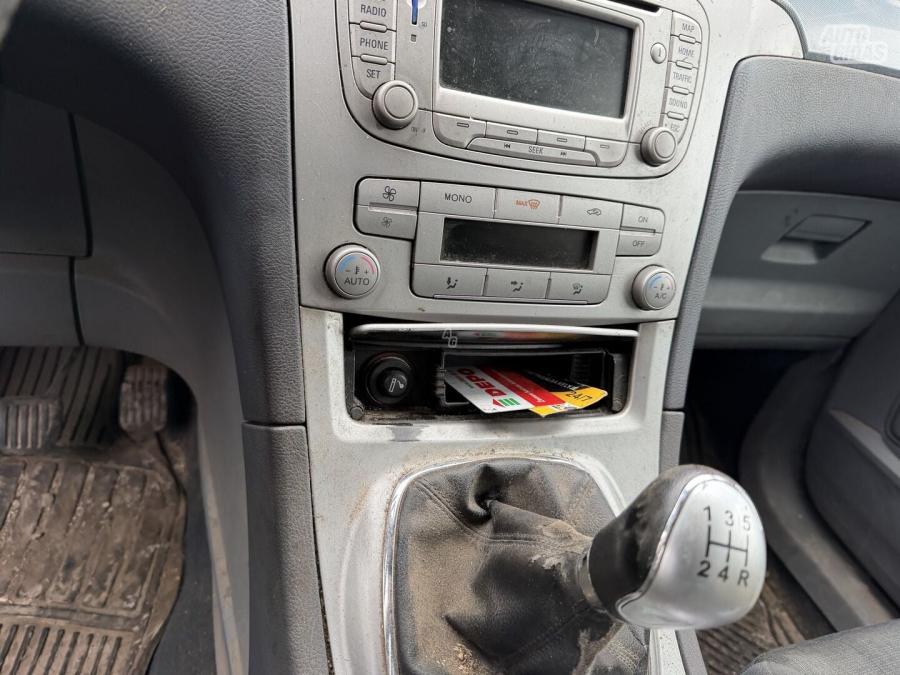 Pelēks Ford S-Max 2008 Šauļi, ar dzinēja tilpumu 1.80 L un nobraukumu 308 tūkst. km par 650 €, foto 10 vietnē AUTOMOTO.COM.LV