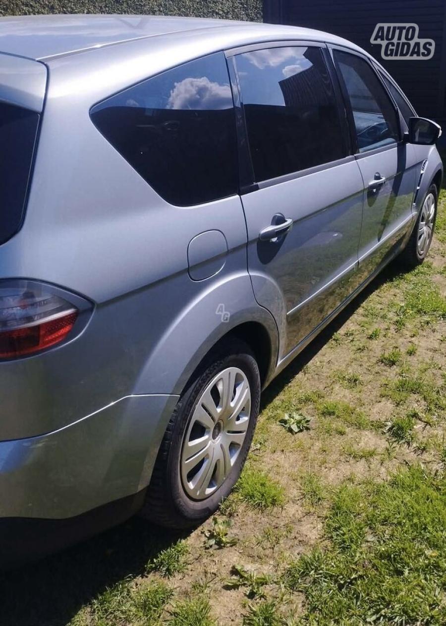 Grey Ford S-Max 2008 in Alytus, with an engine capacity of 2.00 L and mileage of 220 thousand km for 4000 €, photo 1 on AUTOMOTO.COM.LV