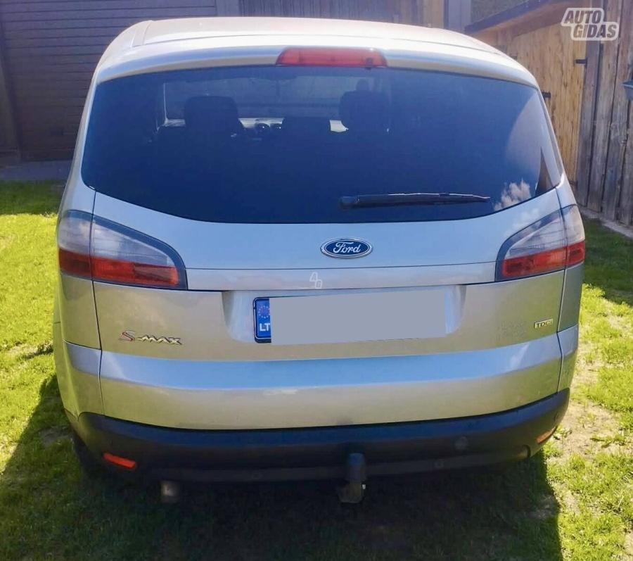 Grey Ford S-Max 2008 in Alytus, with an engine capacity of 2.00 L and mileage of 220 thousand km for 4000 €, photo 4 on AUTOMOTO.COM.LV