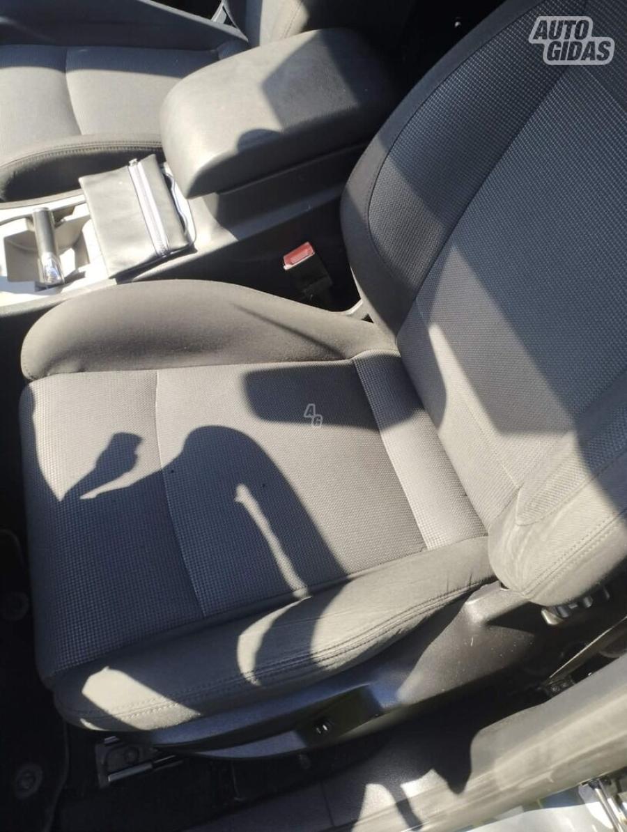 Grey Ford S-Max 2008 in Alytus, with an engine capacity of 2.00 L and mileage of 220 thousand km for 4000 €, photo 9 on AUTOMOTO.COM.LV