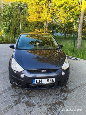 Pelēks Ford S-Max 2008 Talsi, ar dzinēja tilpumu 1.80 L un nobraukumu 294 tūkst. km par 2500 €, foto  vietnē AUTOMOTO.COM.LV