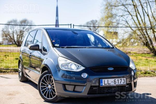 Grey Ford S-Max 2008 in Riga, with an engine capacity of 2.20 L and mileage of 378 thousand km for 3990 €, photo 2 on AUTOMOTO.COM.LV