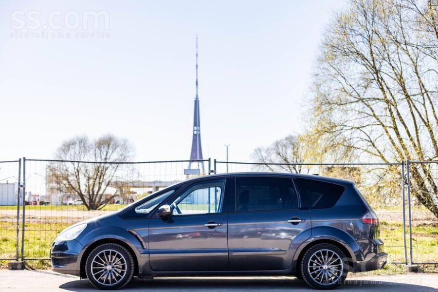 Pelēks Ford S-Max 2008 Rīga, ar dzinēja tilpumu 2.20 L un nobraukumu 378 tūkst. km par 3990 €, foto 5 vietnē AUTOMOTO.COM.LV