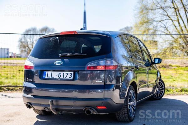 Grey Ford S-Max 2008 in Riga, with an engine capacity of 2.20 L and mileage of 378 thousand km for 3990 €, photo 7 on AUTOMOTO.COM.LV