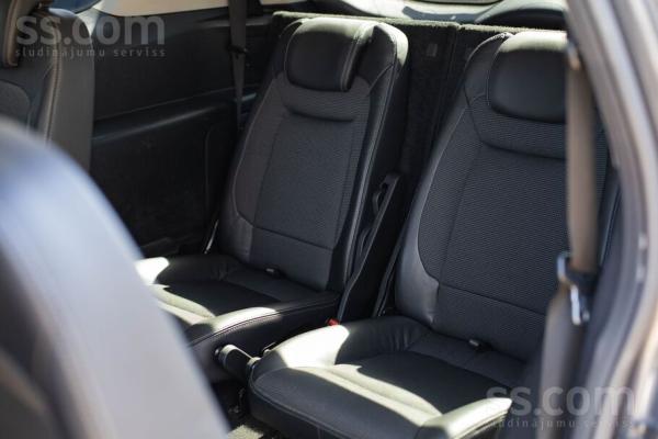 Grey Ford S-Max 2008 in Riga, with an engine capacity of 2.20 L and mileage of 378 thousand km for 3990 €, photo 10 on AUTOMOTO.COM.LV