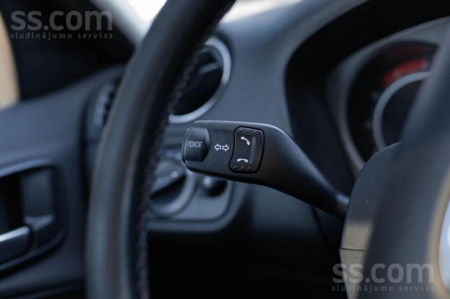 Pelēks Ford S-Max 2008 Rīga, ar dzinēja tilpumu 2.20 L un nobraukumu 378 tūkst. km par 3990 €, foto 20 vietnē AUTOMOTO.COM.LV