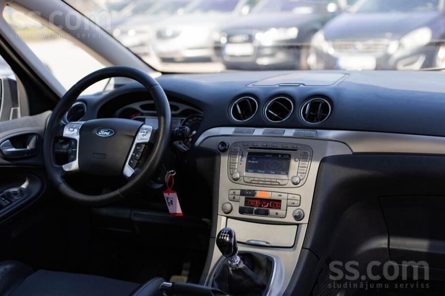 Pelēks Ford S-Max 2008 Rīga, ar dzinēja tilpumu 2.20 L un nobraukumu 378 tūkst. km par 3990 €, foto 28 vietnē AUTOMOTO.COM.LV
