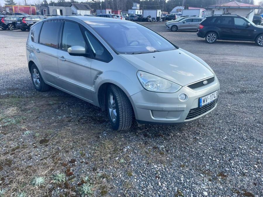 Grey Ford S-Max 2008 in Riga, with an engine capacity of 1.80 L and mileage of 0 thousand km for 2299 €, photo 3 on AUTOMOTO.COM.LV