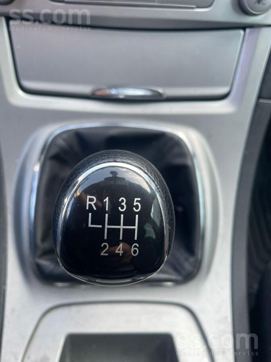 Grey Ford S-Max 2008 in Riga, with an engine capacity of 1.80 L and mileage of 0 thousand km for 2299 €, photo 18 on AUTOMOTO.COM.LV