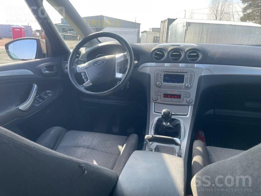Grey Ford S-Max 2008 in Riga, with an engine capacity of 1.80 L and mileage of 0 thousand km for 2299 €, photo 24 on AUTOMOTO.COM.LV