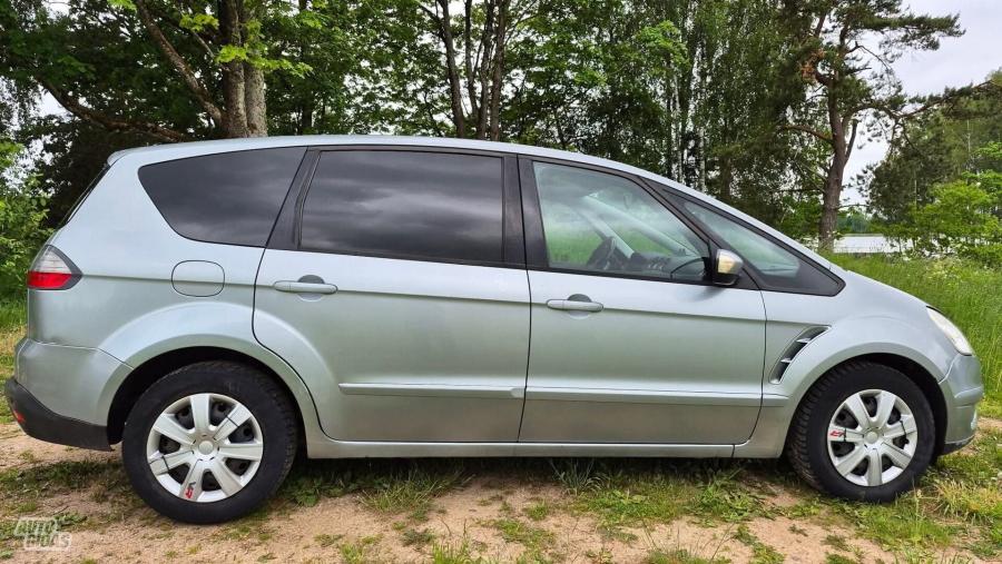 Grey Ford S-Max 2008 in Plunge, with an engine capacity of 2.00 L and mileage of 326 thousand km for 2850 €, photo 4 on AUTOMOTO.COM.LV