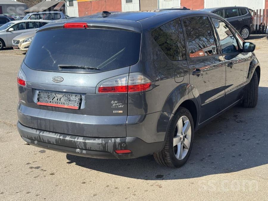 Pelēks Ford S-Max 2008 Rīga, ar dzinēja tilpumu 2.00 L un nobraukumu 259 tūkst. km par 4250 €, foto 3 vietnē AUTOMOTO.COM.LV