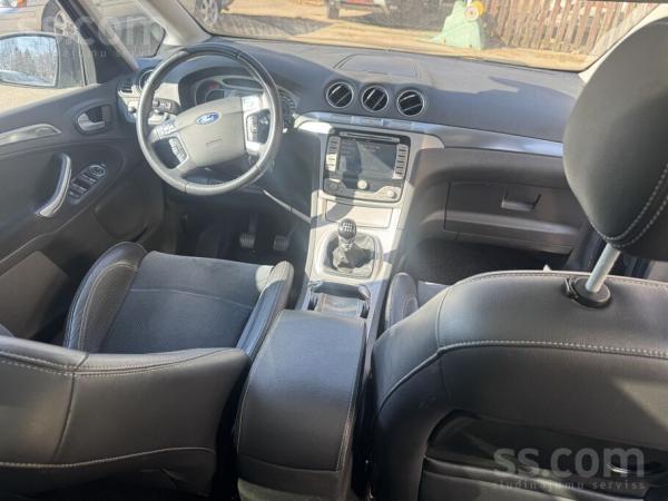Grey Ford S-Max 2008 in Riga, with an engine capacity of 2.00 L and mileage of 259 thousand km for 4250 €, photo 6 on AUTOMOTO.COM.LV