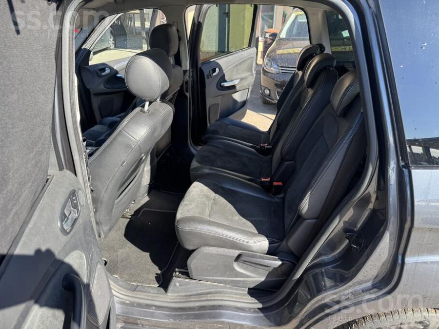 Pelēks Ford S-Max 2008 Rīga, ar dzinēja tilpumu 2.00 L un nobraukumu 259 tūkst. km par 4250 €, foto 12 vietnē AUTOMOTO.COM.LV