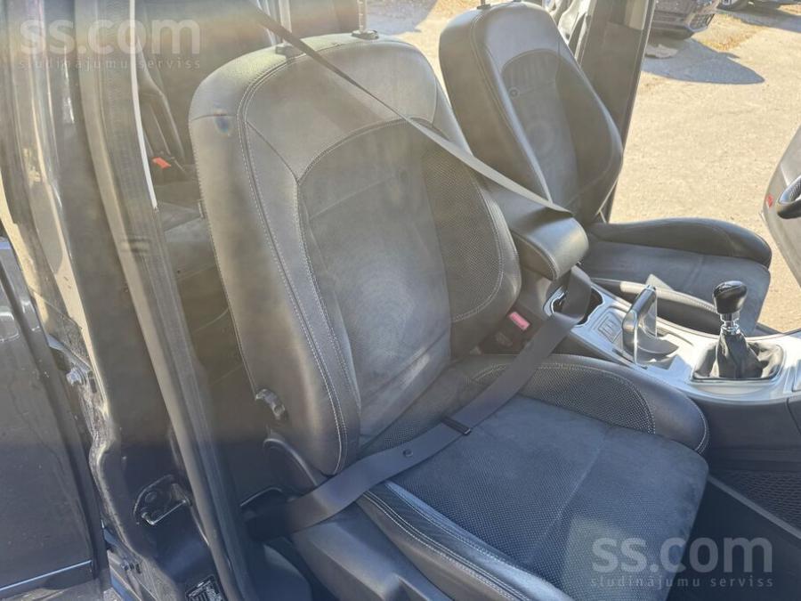 Pelēks Ford S-Max 2008 Rīga, ar dzinēja tilpumu 2.00 L un nobraukumu 259 tūkst. km par 4250 €, foto 15 vietnē AUTOMOTO.COM.LV