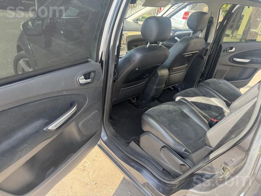 Pelēks Ford S-Max 2008 Rīga, ar dzinēja tilpumu 2.00 L un nobraukumu 259 tūkst. km par 3950 €, foto 12 vietnē AUTOMOTO.COM.LV