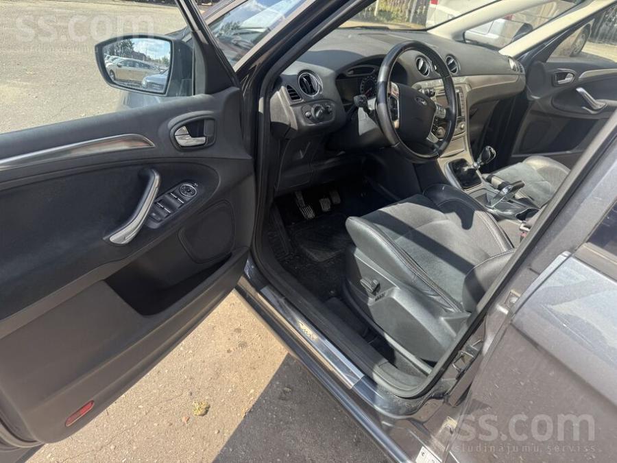 Pelēks Ford S-Max 2008 Rīga, ar dzinēja tilpumu 2.00 L un nobraukumu 259 tūkst. km par 3950 €, foto 16 vietnē AUTOMOTO.COM.LV