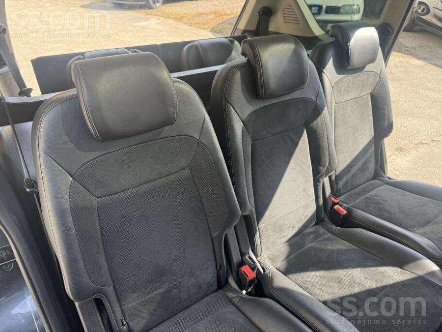 Pelēks Ford S-Max 2008 Rīga, ar dzinēja tilpumu 2.00 L un nobraukumu 259 tūkst. km par 3950 €, foto 17 vietnē AUTOMOTO.COM.LV