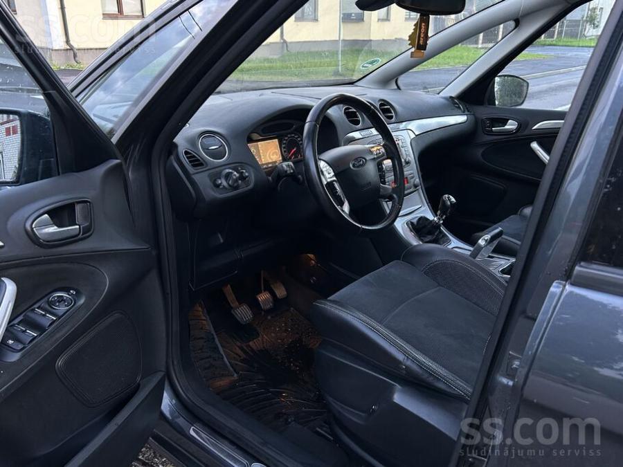 Pelēks Ford S-Max 2008 Daugavpils, ar dzinēja tilpumu 2.20 L un nobraukumu 356 tūkst. km par 3000 €, foto 13 vietnē AUTOMOTO.COM.LV