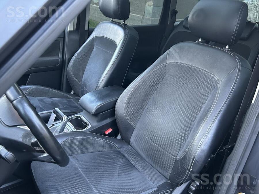 Pelēks Ford S-Max 2008 Daugavpils, ar dzinēja tilpumu 2.20 L un nobraukumu 356 tūkst. km par 3000 €, foto 14 vietnē AUTOMOTO.COM.LV