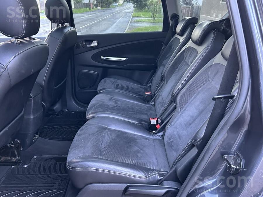 Pelēks Ford S-Max 2008 Daugavpils, ar dzinēja tilpumu 2.20 L un nobraukumu 356 tūkst. km par 3000 €, foto 16 vietnē AUTOMOTO.COM.LV
