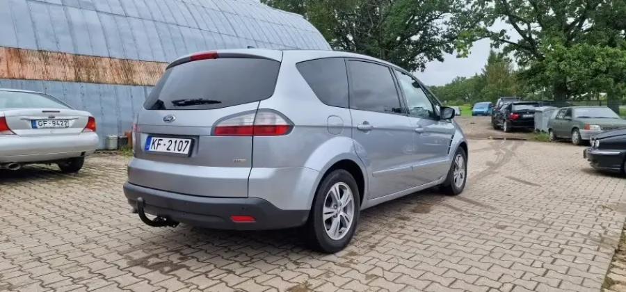 Pelēks Ford S-Max 2008 Valmiera, ar dzinēja tilpumu 1.80 L un nobraukumu 347 tūkst. km par 4990 €, foto 4 vietnē AUTOMOTO.COM.LV