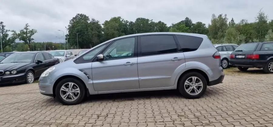 Pelēks Ford S-Max 2008 Valmiera, ar dzinēja tilpumu 1.80 L un nobraukumu 347 tūkst. km par 4990 €, foto 7 vietnē AUTOMOTO.COM.LV