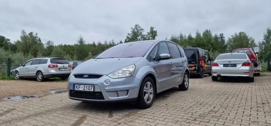 Pelēks Ford S-Max 2008 Valmiera, ar dzinēja tilpumu 1.80 L un nobraukumu 347 tūkst. km par 4990 €, foto 8 vietnē AUTOMOTO.COM.LV
