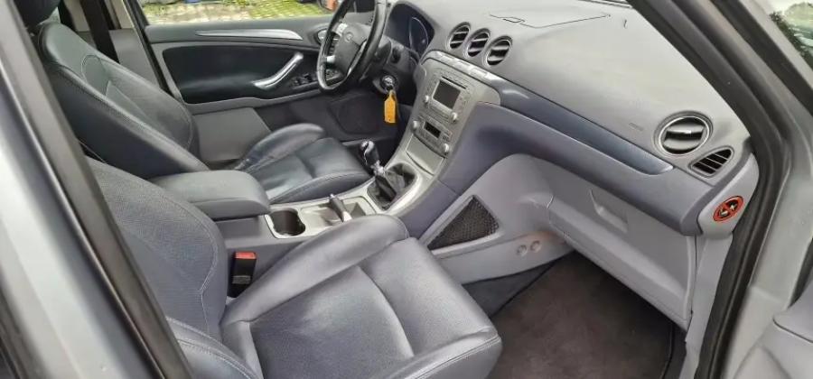 Pelēks Ford S-Max 2008 Valmiera, ar dzinēja tilpumu 1.80 L un nobraukumu 347 tūkst. km par 4990 €, foto 15 vietnē AUTOMOTO.COM.LV