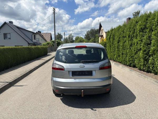 Grey Ford S-Max 2008 in Jurbarkas, with an engine capacity of 2.00 L and mileage of 231 thousand km for 2800 €, photo 5 on AUTOMOTO.COM.LV