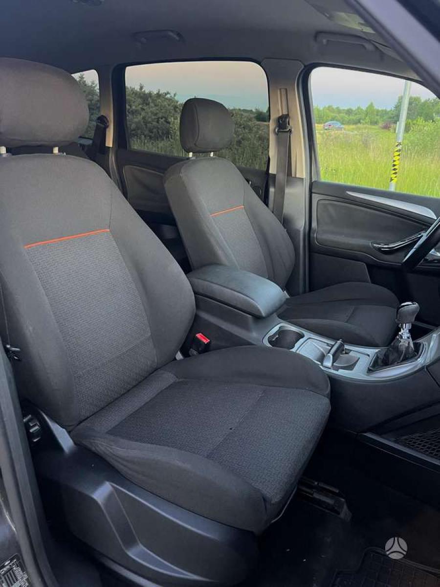 Grey Ford S-Max 2008 in Mazeikiai, with an engine capacity of 2.00 L and mileage of 339 thousand km for 2750 €, photo 9 on AUTOMOTO.COM.LV
