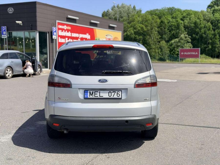 Grey Ford S-Max 2008 in Vilnius, with an engine capacity of 2.00 L and mileage of 350 thousand km for 2950 €, photo 6 on AUTOMOTO.COM.LV