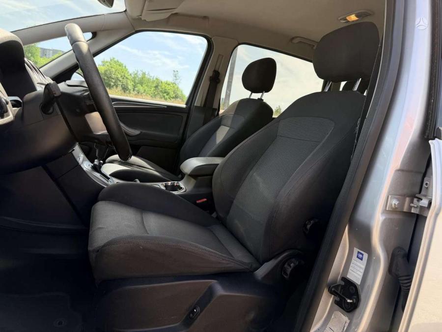 Grey Ford S-Max 2008 in Vilnius, with an engine capacity of 2.00 L and mileage of 350 thousand km for 2950 €, photo 9 on AUTOMOTO.COM.LV
