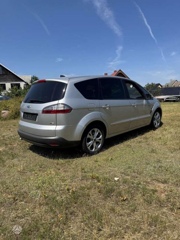 Grey Ford S-Max 2008 in Kazlu Ruda, with an engine capacity of 2.00 L and mileage of 310 thousand km for 3250 €, photo 3 on AUTOMOTO.COM.LV