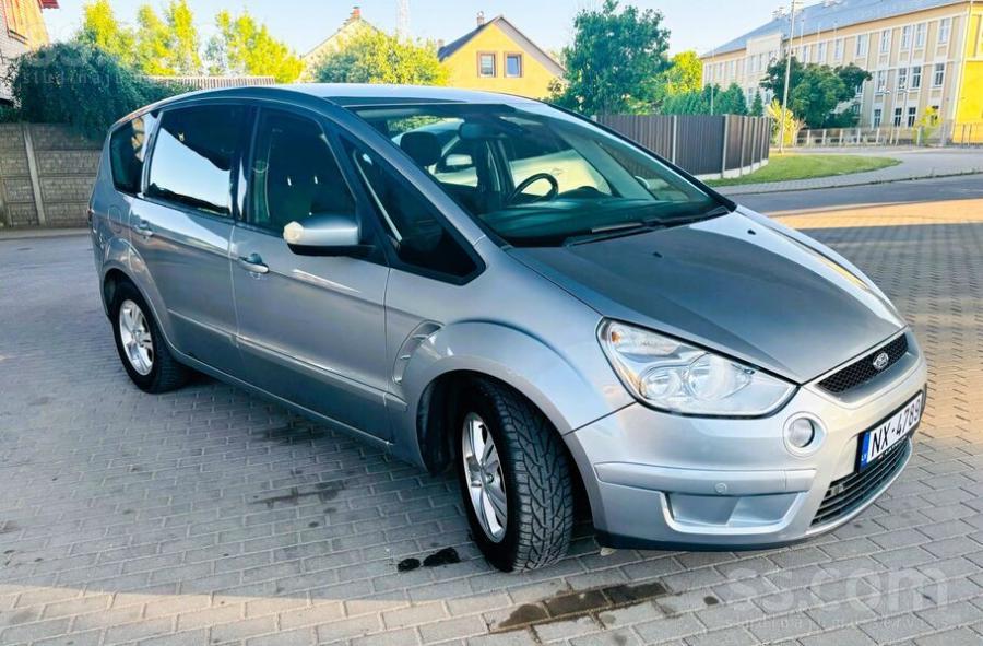 Pelēks Ford S-Max 2008 Daugavpils, ar dzinēja tilpumu 1.80 L un nobraukumu 297 tūkst. km par 3100 €, foto 1 vietnē AUTOMOTO.COM.LV
