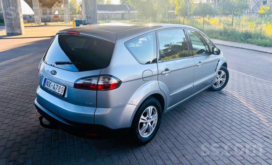 Pelēks Ford S-Max 2008 Daugavpils, ar dzinēja tilpumu 1.80 L un nobraukumu 297 tūkst. km par 3100 €, foto 4 vietnē AUTOMOTO.COM.LV