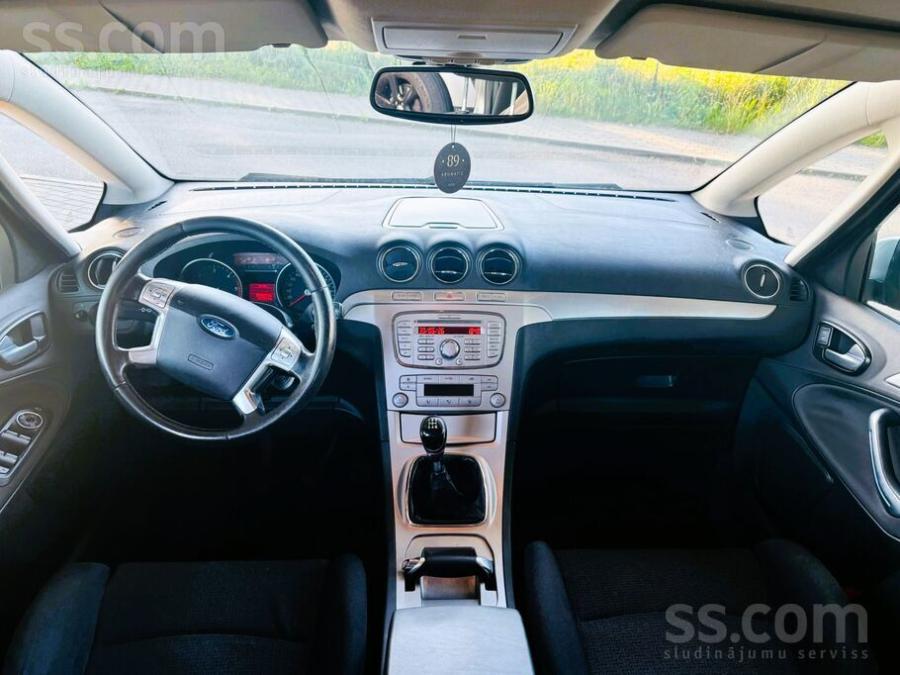 Pelēks Ford S-Max 2008 Daugavpils, ar dzinēja tilpumu 1.80 L un nobraukumu 297 tūkst. km par 3100 €, foto 5 vietnē AUTOMOTO.COM.LV