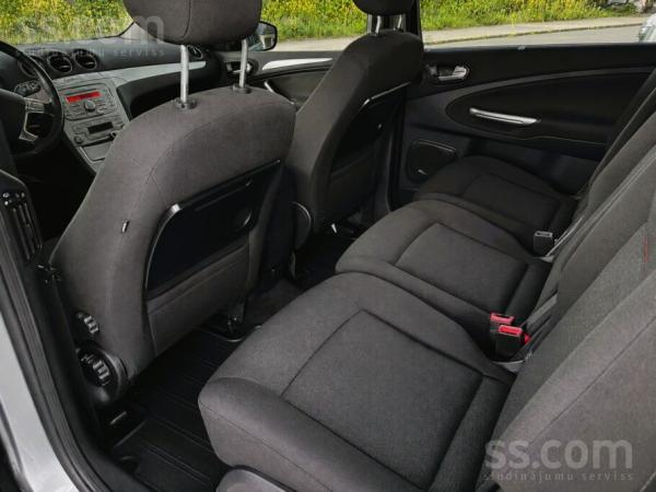 Pelēks Ford S-Max 2008 Daugavpils, ar dzinēja tilpumu 1.80 L un nobraukumu 297 tūkst. km par 3100 €, foto 5 vietnē AUTOMOTO.COM.LV