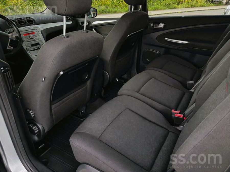 Pelēks Ford S-Max 2008 Daugavpils, ar dzinēja tilpumu 1.80 L un nobraukumu 297 tūkst. km par 3100 €, foto 6 vietnē AUTOMOTO.COM.LV