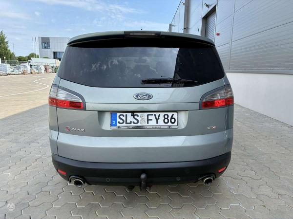 Grey Ford S-Max 2008 in Kaunas, with an engine capacity of 2.18 L and mileage of 235 thousand km for 3499 €, photo 5 on AUTOMOTO.COM.LV