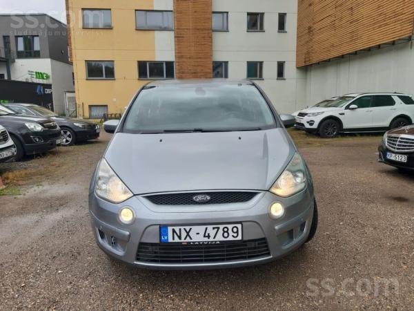 Grey Ford S-Max 2008 in Daugavpils, with an engine capacity of 1.80 L and mileage of 0 thousand km for 3100 €, photo 2 on AUTOMOTO.COM.LV