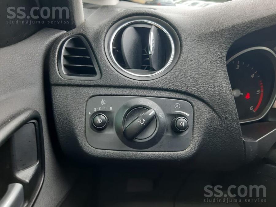 Grey Ford S-Max 2008 in Daugavpils, with an engine capacity of 1.80 L and mileage of 0 thousand km for 3100 €, photo 14 on AUTOMOTO.COM.LV