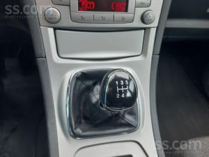 Grey Ford S-Max 2008 in Daugavpils, with an engine capacity of 1.80 L and mileage of 0 thousand km for 3100 €, photo 17 on AUTOMOTO.COM.LV