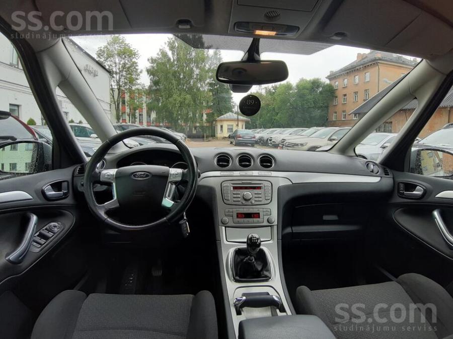 Grey Ford S-Max 2008 in Daugavpils, with an engine capacity of 1.80 L and mileage of 0 thousand km for 3100 €, photo 19 on AUTOMOTO.COM.LV